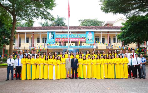 HỘI ĐỒNG SƯ PHẠM TRƯỜNG THCS PHAN CHU TRINH THÁNG 11 NĂM 2022 Trường THCS Phan Chu Trinh