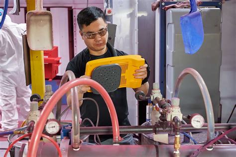 Fluke Acoustic Imaging For Detecting Leaks In Pneumatic Systems