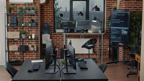 Empty Software Office Displaying Critical Error Message Flashing On Pc