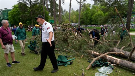 Watch Trees Fall Near Patrons At Augusta National During Second Round