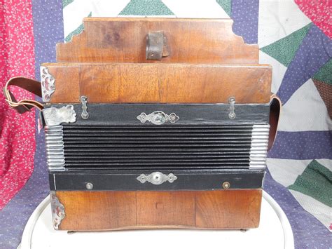 button accordion triplets at declan goodisson blog
