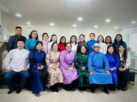 Увс 🔰ХАРИЛЦАН ХҮНДЭТГЭЕ ХАМТДАА ХӨГЖЬЕ сарын аяны хүрээнд Өв соёлоо дээдэлье Монгол дээлтэй