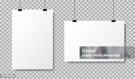 모형 스타일의 사실적인 흰색 빈 종이 형식 A4 바인더 클립에 매달려 빈 용지를 비웁데 투명 한 배경에 클립으로 밧줄에 매달려