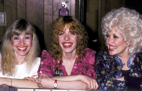 Who Are Dolly Partons Siblings