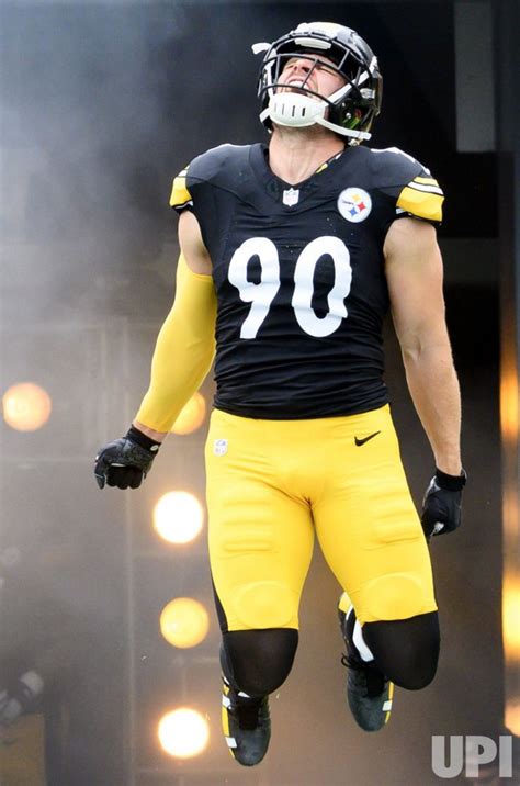 Photo Pittsburgh Steelers T J Watt Leaps Into The Air Pit2023091004