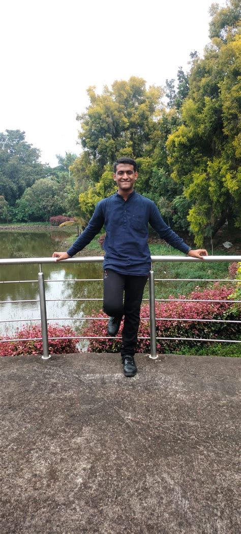 Janaa Visvesvaran Medium