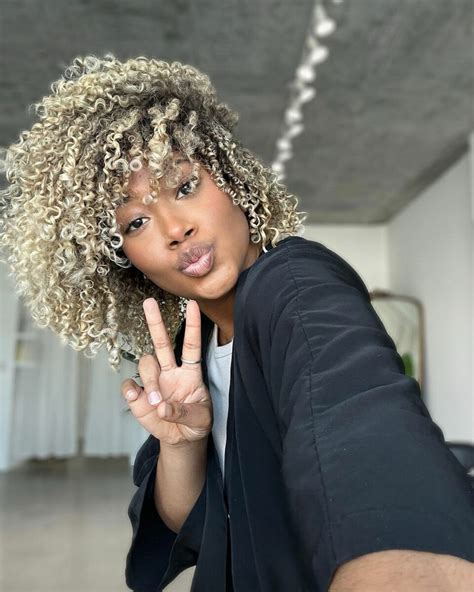 Spirals Of Sunshine The Ultimate Curly Blonde Hair Inspiration