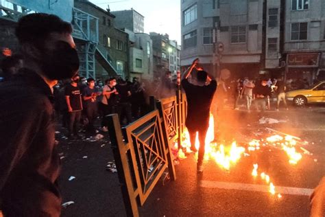 As Irans Anti Hijab Protests Escalate Diaspora Speaks Out On