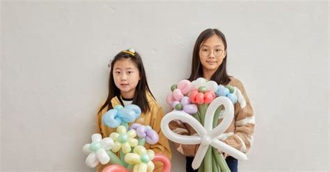 소년중앙 꽃다발 만들고 리본·별 장식하고풍선 불어 특별한 날 분위기 띄워요