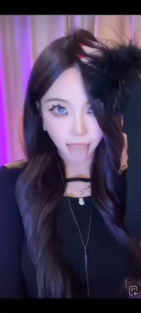 Qq2981922965 阿黑颜 啊嘿颜 アヘ顔 あへがお 아헤가오 崩坏脸 高潮脸 Ahegao 翻白眼舌头 ＃口腔 舌头 扁桃体 喉咙 深喉 口腔视频 口水