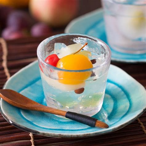 夏に食べたくなる涼しげ和菓子、5種類の詰め合わせ。日持ちするのでお中元や帰省の手土産にもぴったり♪届くのが待ち遠しい一品。