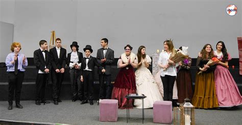 🤩ლოგოსის ინგლისური ენის კათედრა ხშირად გვანებივრებს საოცარი დადგმებით 🧡ამჟამად მე 9 ე კლასელმა