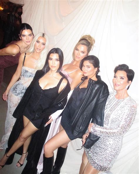 The 2022 Kardashian And Jenner Holiday T Guide Poosh