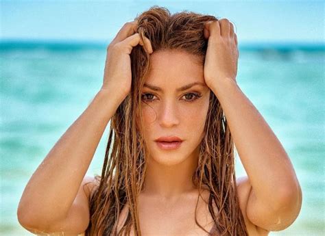 Shakira Is A Naughty Mermaid On The Beach Showing Off Her Tiny Waist In A Fringed Bi I I Top To