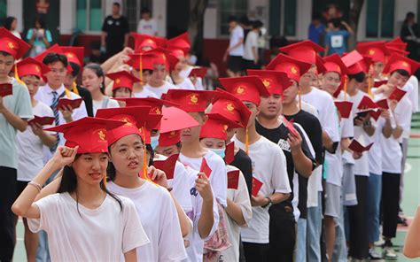 成人礼 十八而志逐梦前行 校园新闻 广州华成理工职业技术学校 官方网站