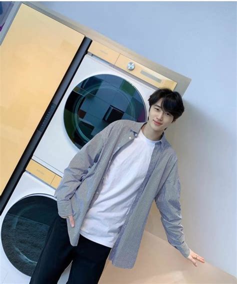 20th Century Girl ဇာတ်ကားနဲ့ ပျိုမေတို့အသည်းကျော်ဖြစ်လာတဲ့ Byeon Woo Seok ရဲ့ ဖက်ရှင်များ