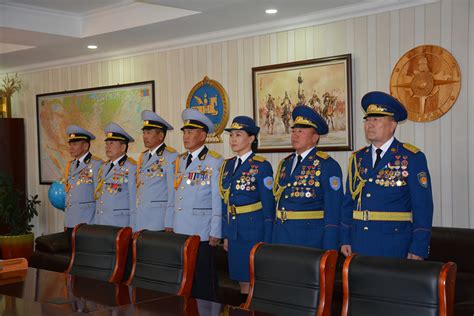 Есөн албан хаагчид хурандаа цол олголоо