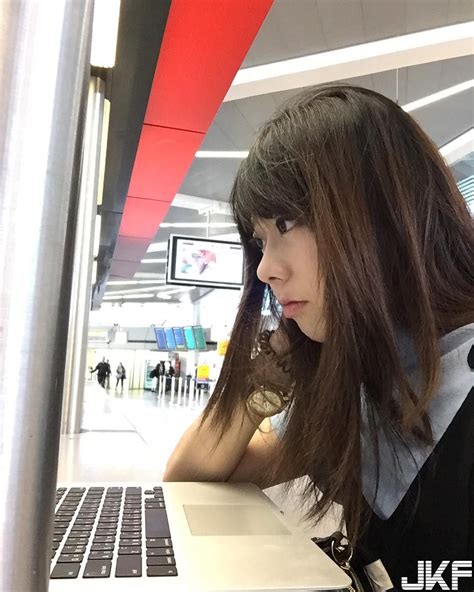 台湾20岁名媛廖思惟 气质可爱被称为沈月劲敌 13p 宅男番号吧