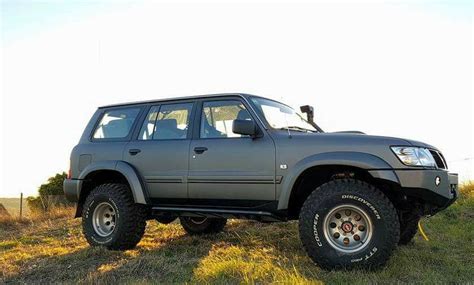 Nissan Patrol Y61 Suv