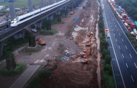 宁杭高速部分路段河水倒灌 交通多支队伍联合突击抢险高速公路
