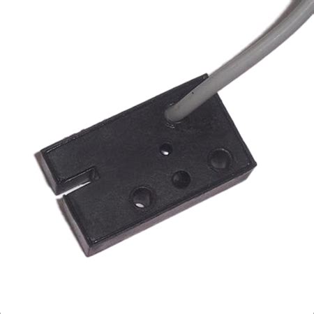 Slot Type Inductive Sensor Application Women Material At Best Price In Mumbai Close Contact