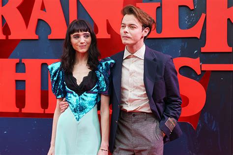 ‘stranger Things Stars Natalia Dyer And Charlie Heaton Step Out In Nyc Hollywood Life