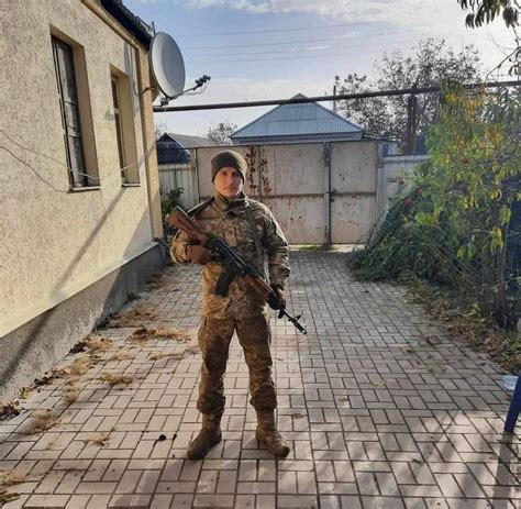 Військовий з Буковини отримав нагороду від Головнокомандувача Збройних сил України Шпальта