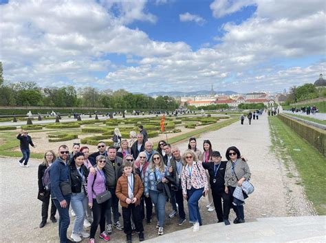 Туристичка агенција Мартин 🏞 Банско не секогаш е синоним за ски одмор 🏔Планинските врвови кои