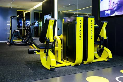 Каталог премиальных тренажеров для фитнес клуба