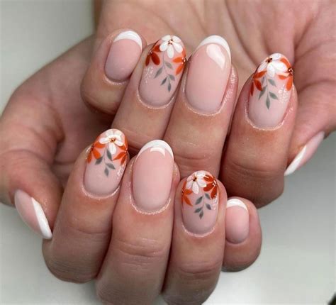 French Tip And Flowers Floral Nails Gel Nails Flower Nails
