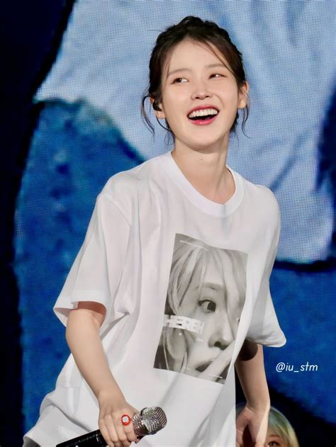 아이유 촬스의 이슈와 유머