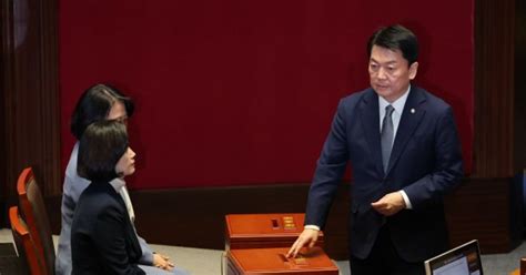 ‘탄핵 표결에 안철수 테마주 급등안랩은 16 상승