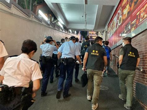 尖沙嘴警及控烟办巡食肆及娱乐场所 1负责人收传票26人遭罚款 星岛日报