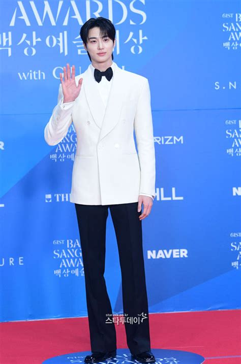 포토 변우석 우월한 기럭지