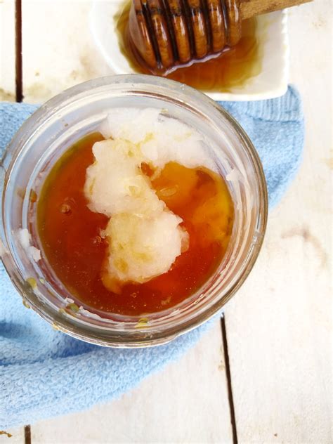 Diy Coconut Oil And Honey Face Mask For Dry Skin Blissonly