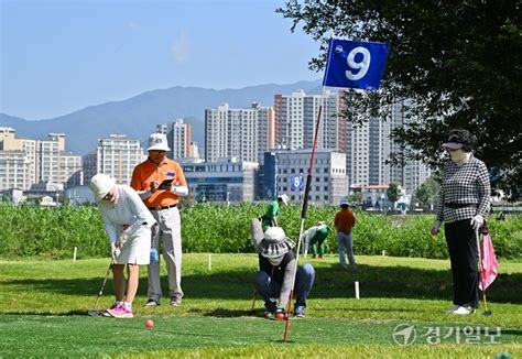 천혜 경관서 우정의 샷 파크골프 사랑 ‘홀인원 제6회 물맑은 양평 전국파크골프대회