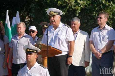 Курсисти от ВМС положиха военна клетва във Варна СНИМКИ Информационна агенция ПИК