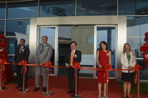 UCT峇都交灣工業園廠房開幕 曹觀友去年高達634億 檳製造業投資年增463 北马 国内 2024 04 23 光明日报