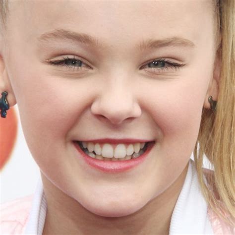 Jojo Siwas Makeup Photos And Products Steal Her Style Page 3