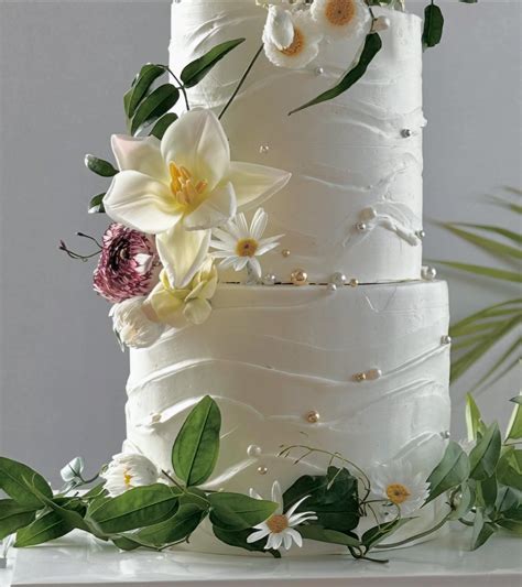 브릴랜드 생화케이크 주문제작케이크 웨딩케이크 돌잔치케이크 연예인서포트케이크 내추럴한 감성의 2단 케이크 💕 야외 가든 파티에 어울릴꺼 같죠~~ 생화케이크