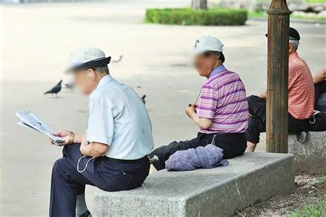 일하는 걸 멈추면 자꾸 아들이 생각나” 아들 둘 먼저 떠나보내고 일을 멈추지 않는 78세 어머니 자식 떠나보낸 어머니의 슬픔｜다문화 고부열전｜알고e즘