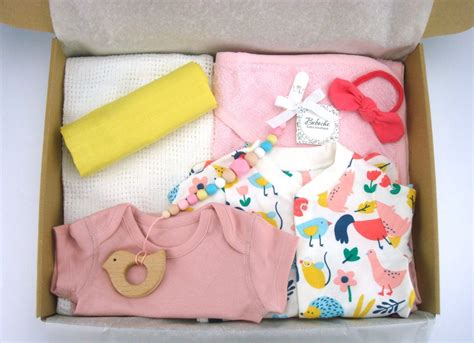 Бутик за подаръци за новородени подаръчни комплекти за изписване