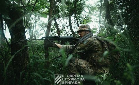 Військові показали як знищують окупантів за допомогою дронів камікадзе на Бахмутському напрямку