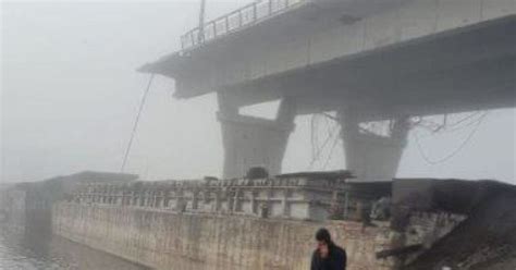 Звільнення з Херсона Cnn повідомляє що під час втечі окупанти зруйнували сім мосів