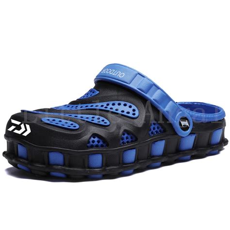 다이와 해변 낚시 신발 여름 남성 스포츠 수영 슬리퍼 통기성 할로우 아웃 신발 패션 경량 샌들 Aliexpress