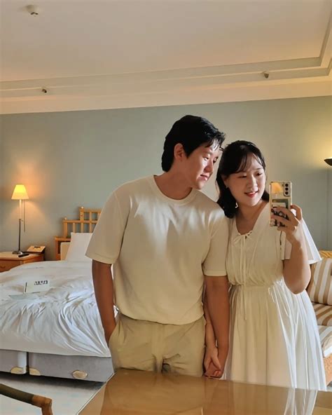 행복한 서이네 🏡 육아 블로거 서이 D154 ⛄️ 꽃샘추위로 눈 펑펑온 날 봄 맞이 헤어핀을 Palemood 에서 잔뜩 샀는데 아직 풍성하지 못한 머리숱