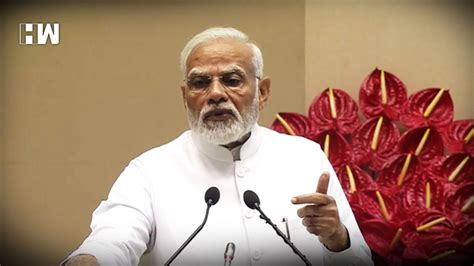 पूर्व पीएम इंदिरा गांधी और रानी लक्ष्मीबाई की जयंती पर Pm मोदी ने दी