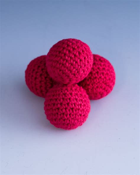 Crochet Ball Set Red Tannens