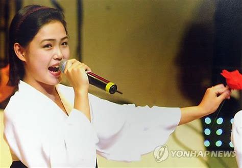 ‘북한 퍼스트레이디 리설주 방남…성장부터 김정은과 결혼까지 아시아경제