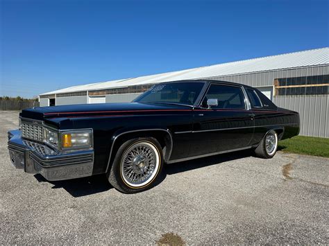 1977 Cadillac Coupe Deville 1977 Cadillac Sedan De Ville Cadillac